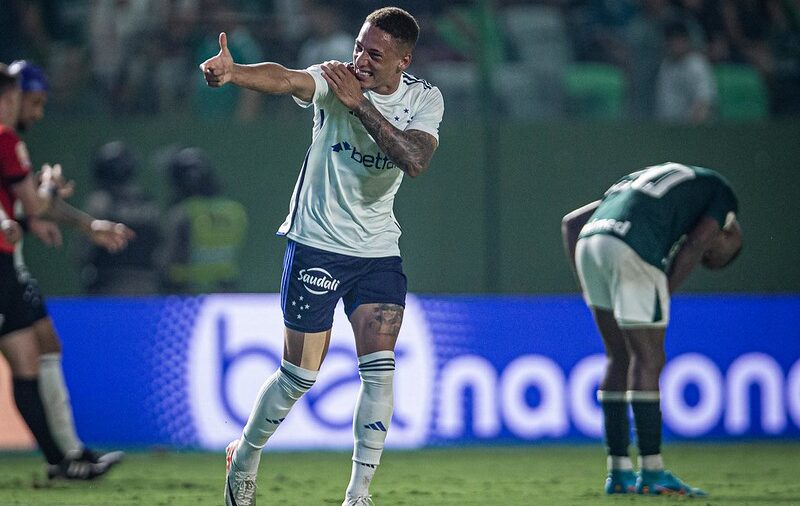 Robert marca no fim, Cruzeiro bate o Goiás e dá passo importante contra ... Robert marca no fim, Cruzeiro bate o Goiás e dá passo importante contra ...